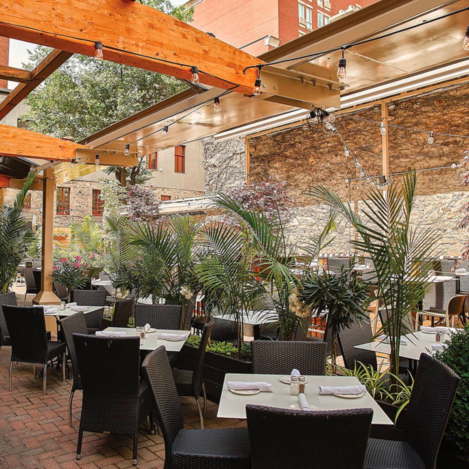 7 belles terrasses où manger à Montréal cet été | Coup de Pouce