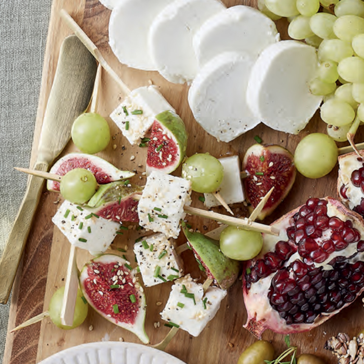 Recette de brochettes de fromage féta aux fruits | Coup de Pouce