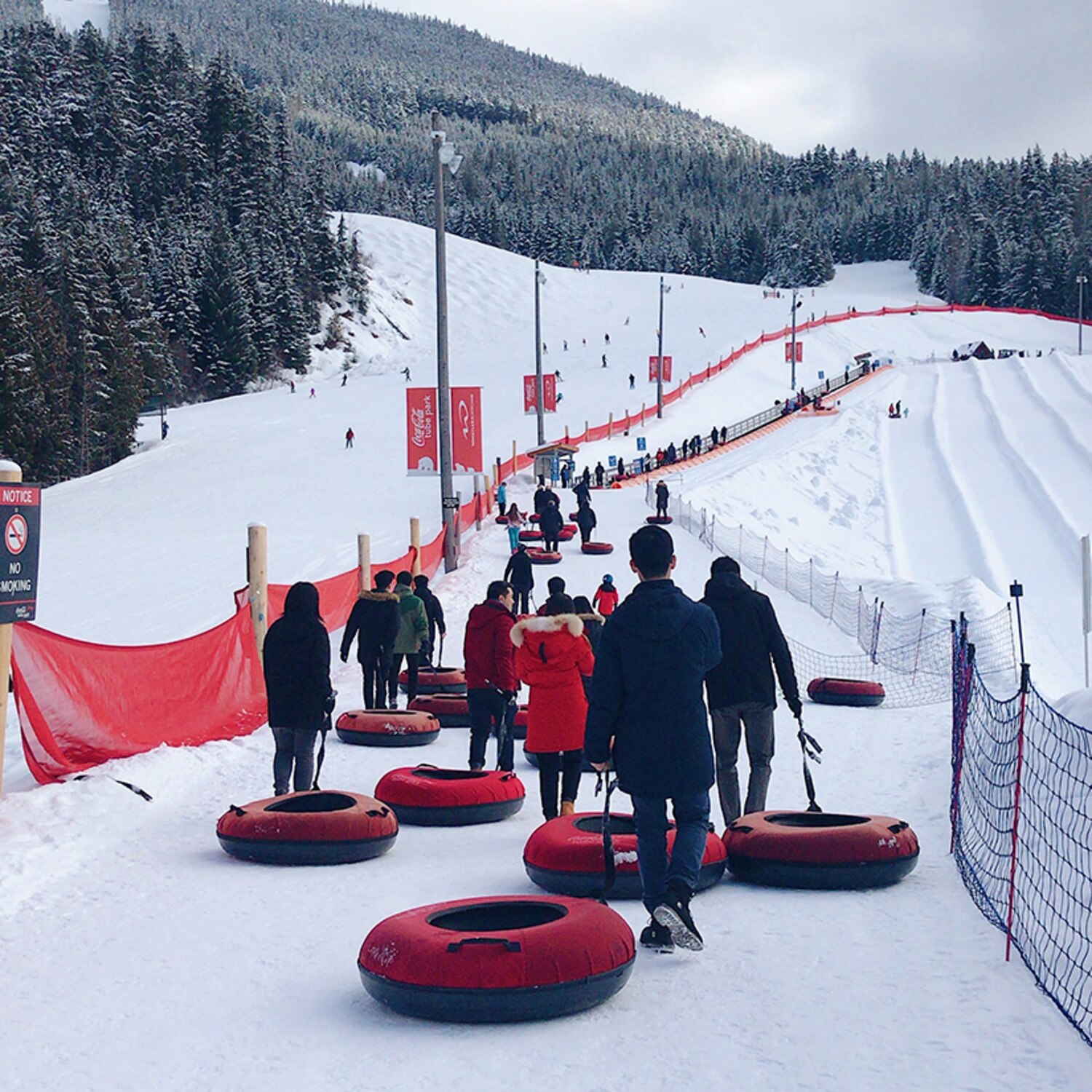 Glissade sur tubes: 5 endroits où dévaler les pentes en famille | Coup ...