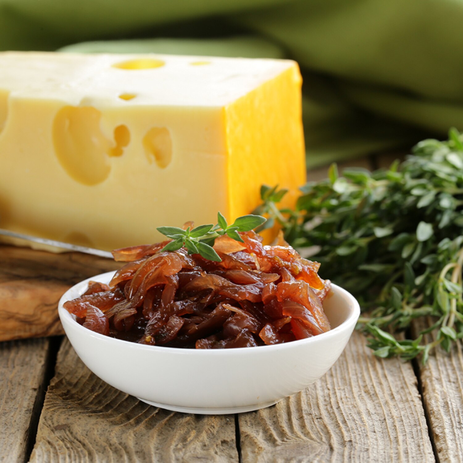 Recette de confit d'oignons rouges à l'orange | Coup de Pouce