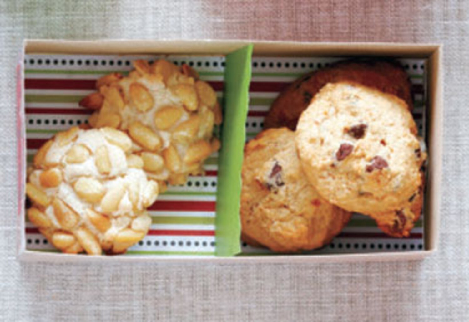 Biscuits aux amandes et aux pignons | Coup de Pouce