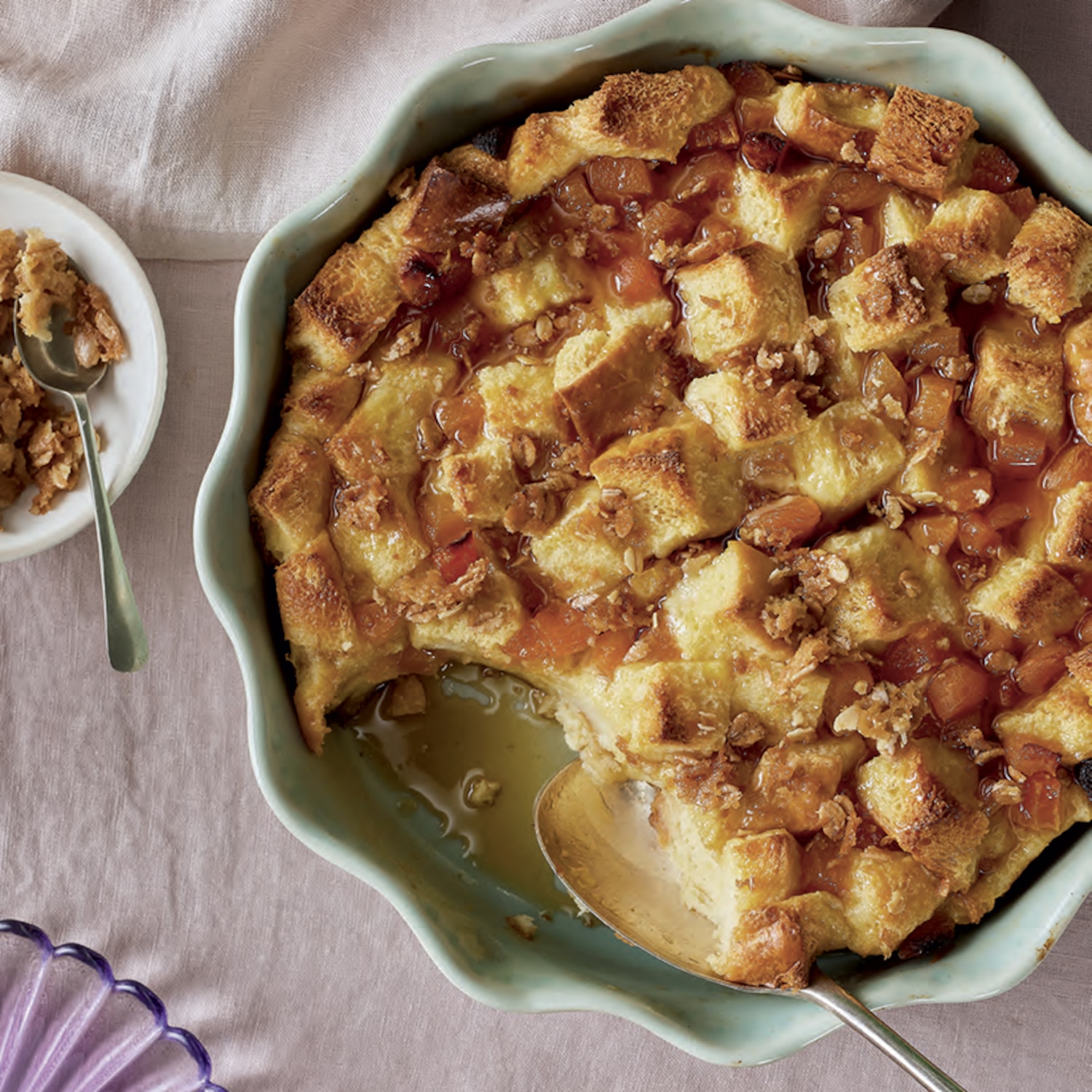 Recette de pouding au pain à l’érable et aux abricots | Coup de Pouce