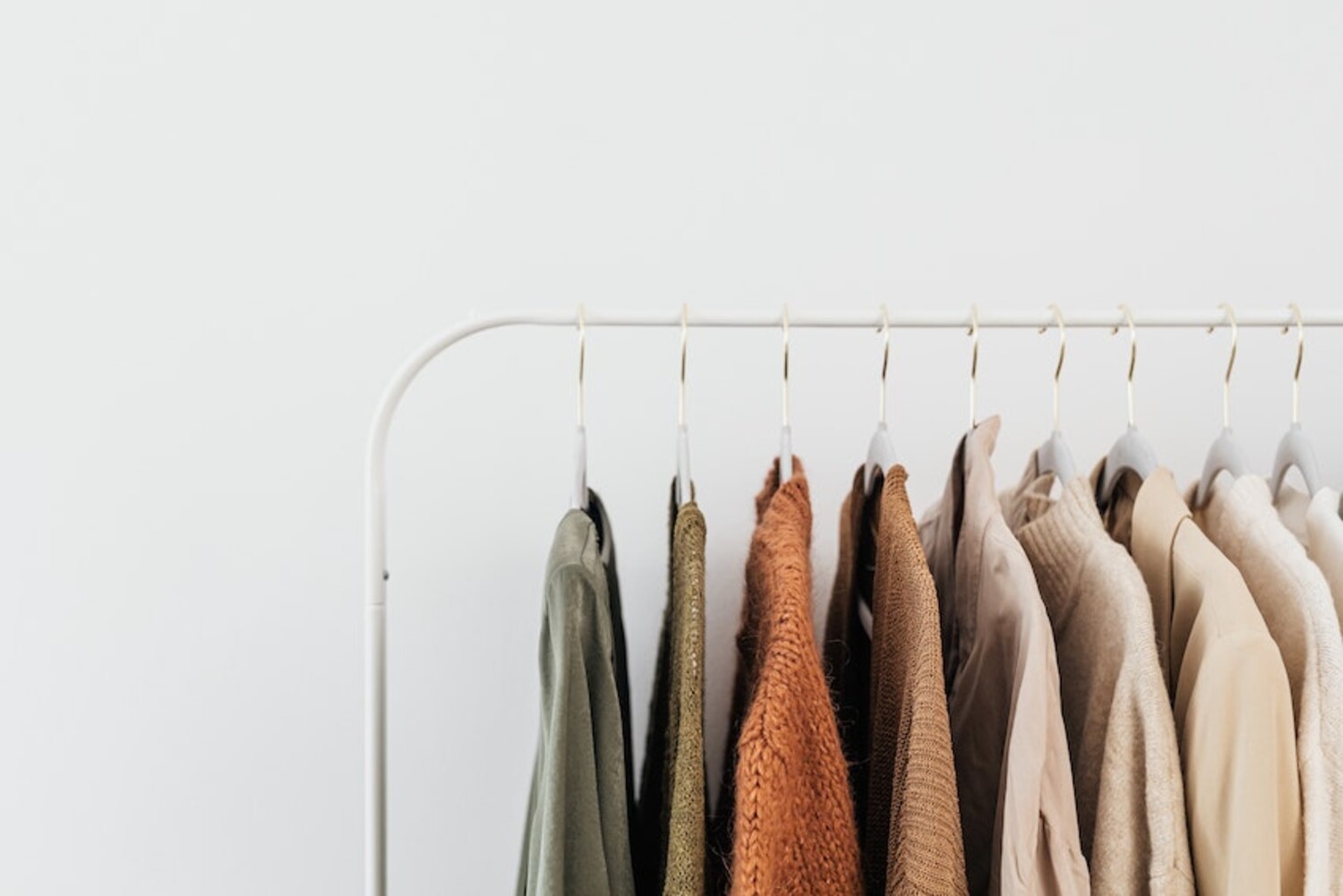 The art of timeless clothes: 5 tips to curate a capsule wardrobe ...