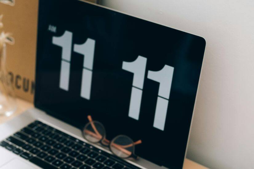 Numerology: What Are Mirror Hours And What Do They Mean? | Canadian Living