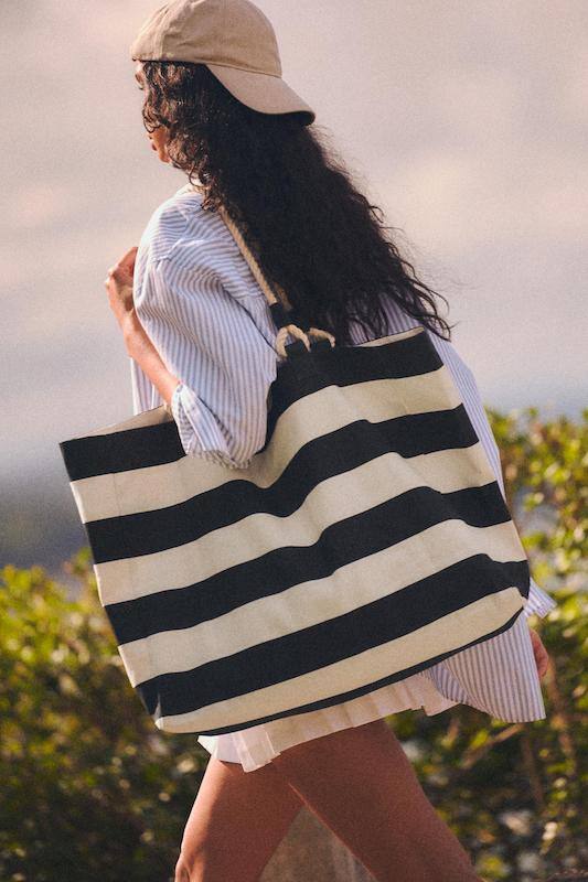 15 Functional & Cute Beach Bags to Elevate Your Shore Style | Canadian ...