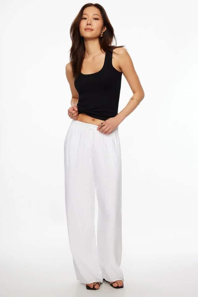 The 10 Best White Pants For An Easy Summer Outfit | Canadian Living