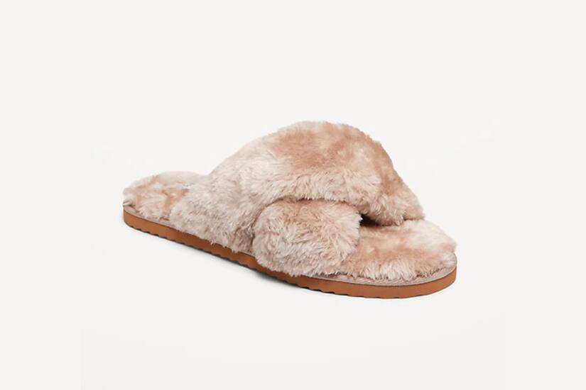 10 Cozy & Warm Slippers Your Feet Will Love 2024 | Canadian Living