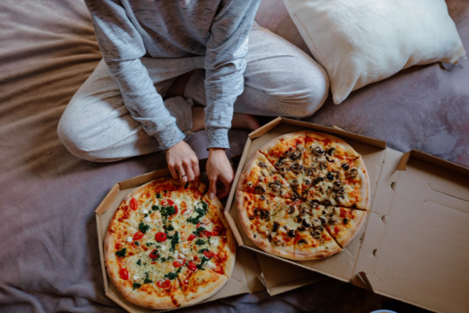 Is It Bad To Eat Before Bed? A Nutritionist Explains | Canadian Living