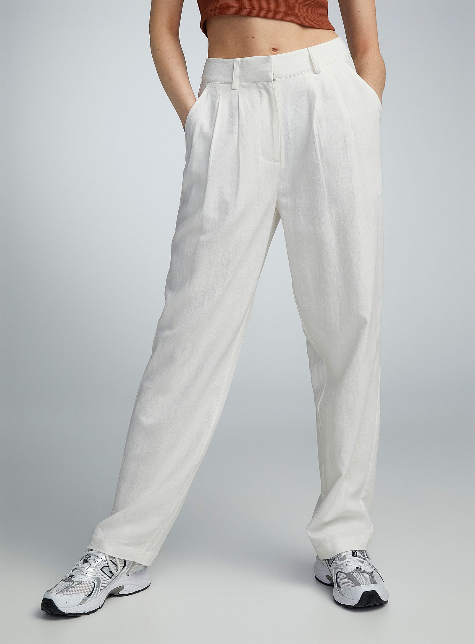 The 10 Best White Pants For An Easy Summer Outfit | Canadian Living