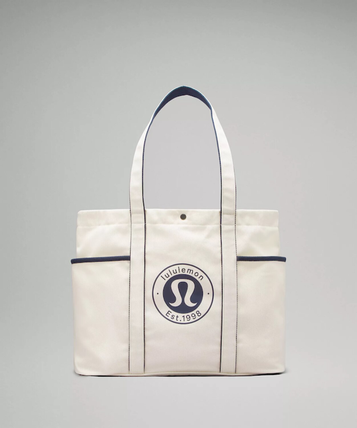 15 Functional & Cute Beach Bags to Elevate Your Shore Style | Canadian ...