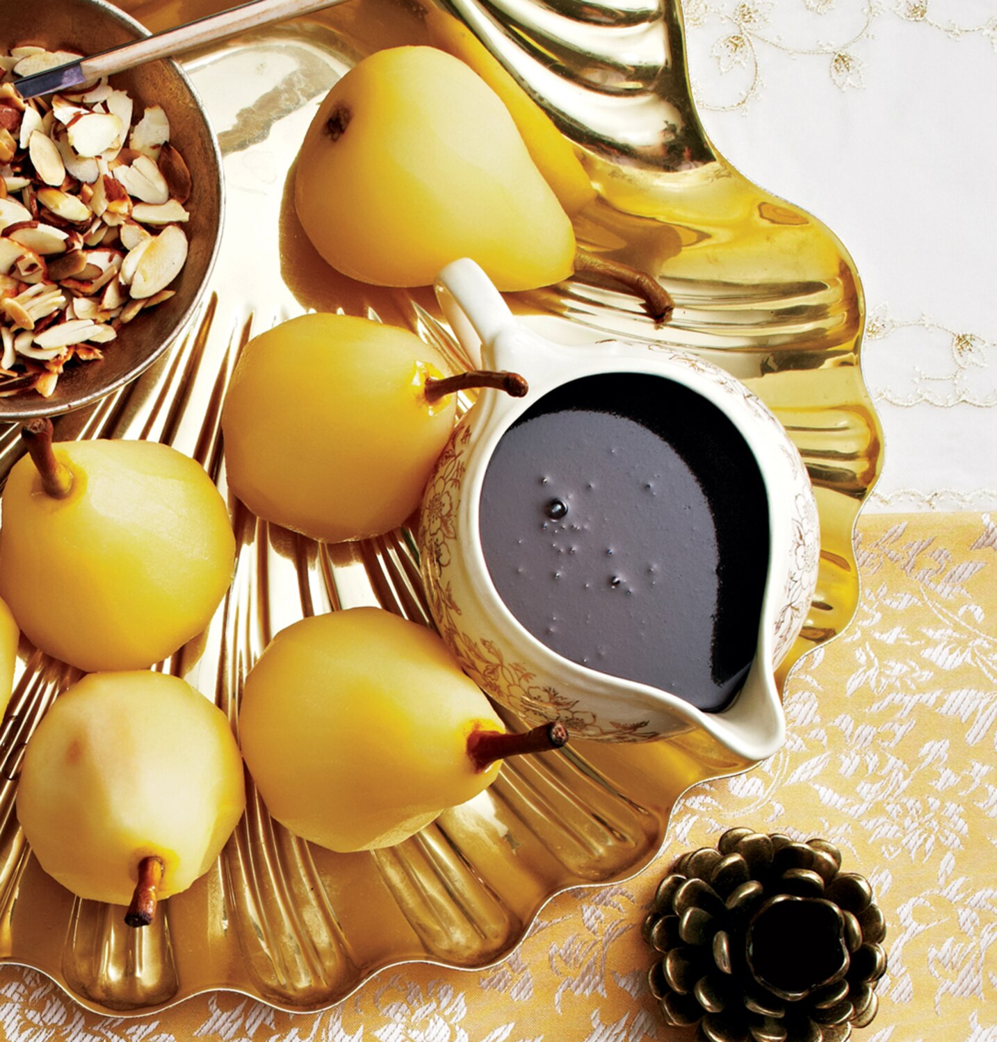 Ginger-Poached Pears With Chocolate Sauce | Canadian Living