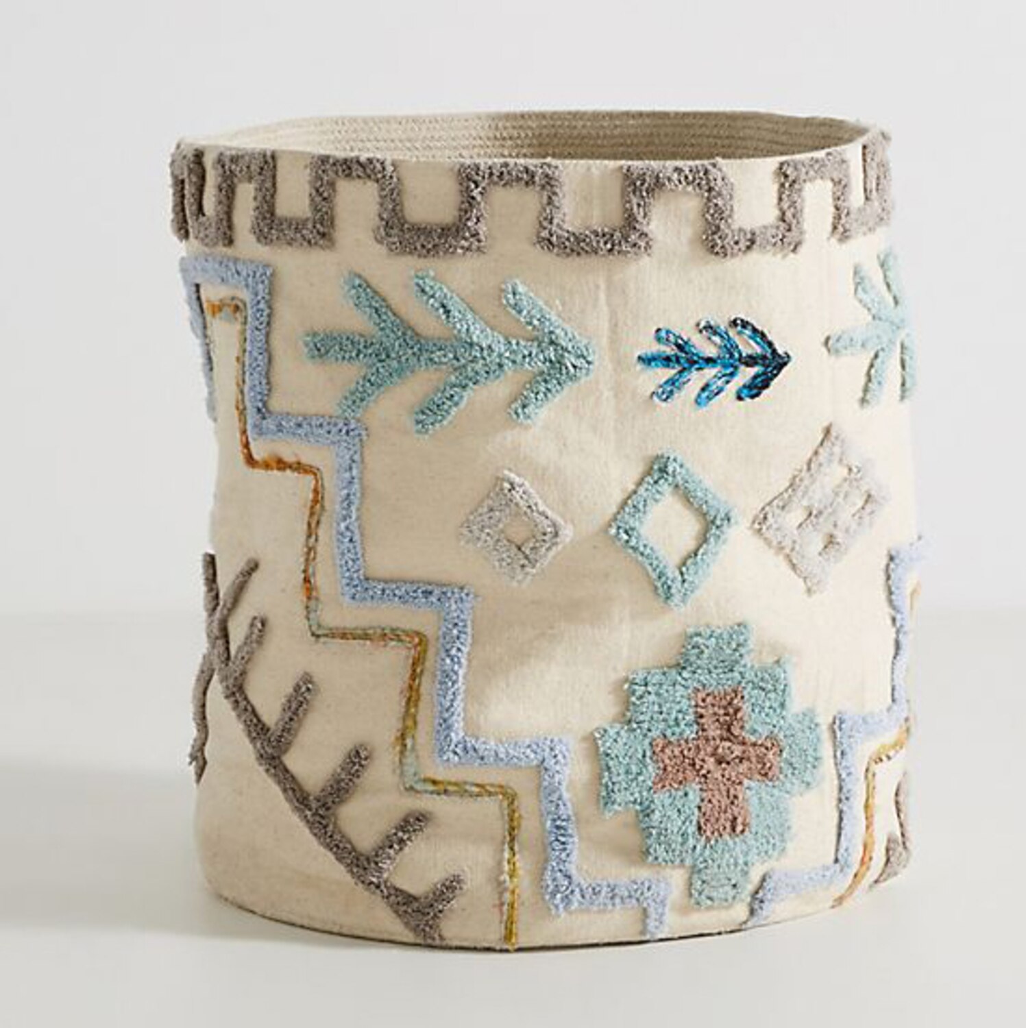 Chic boxes, baskets and bins that will keep your space organized ...