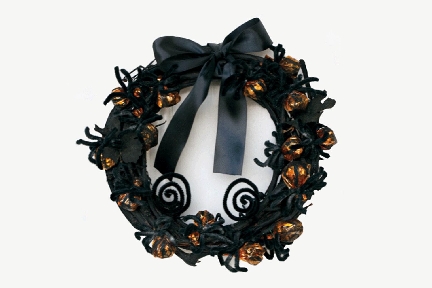 Halloween decor: How to make a spider wreath | Canadian Living