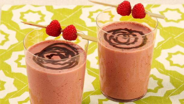 Raspberry Chocolate Smoothie | Canadian Living