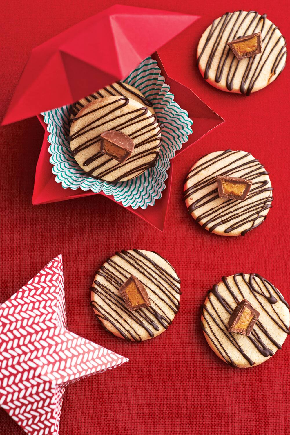 Make a star-shaped cookie gift box | Canadian Living