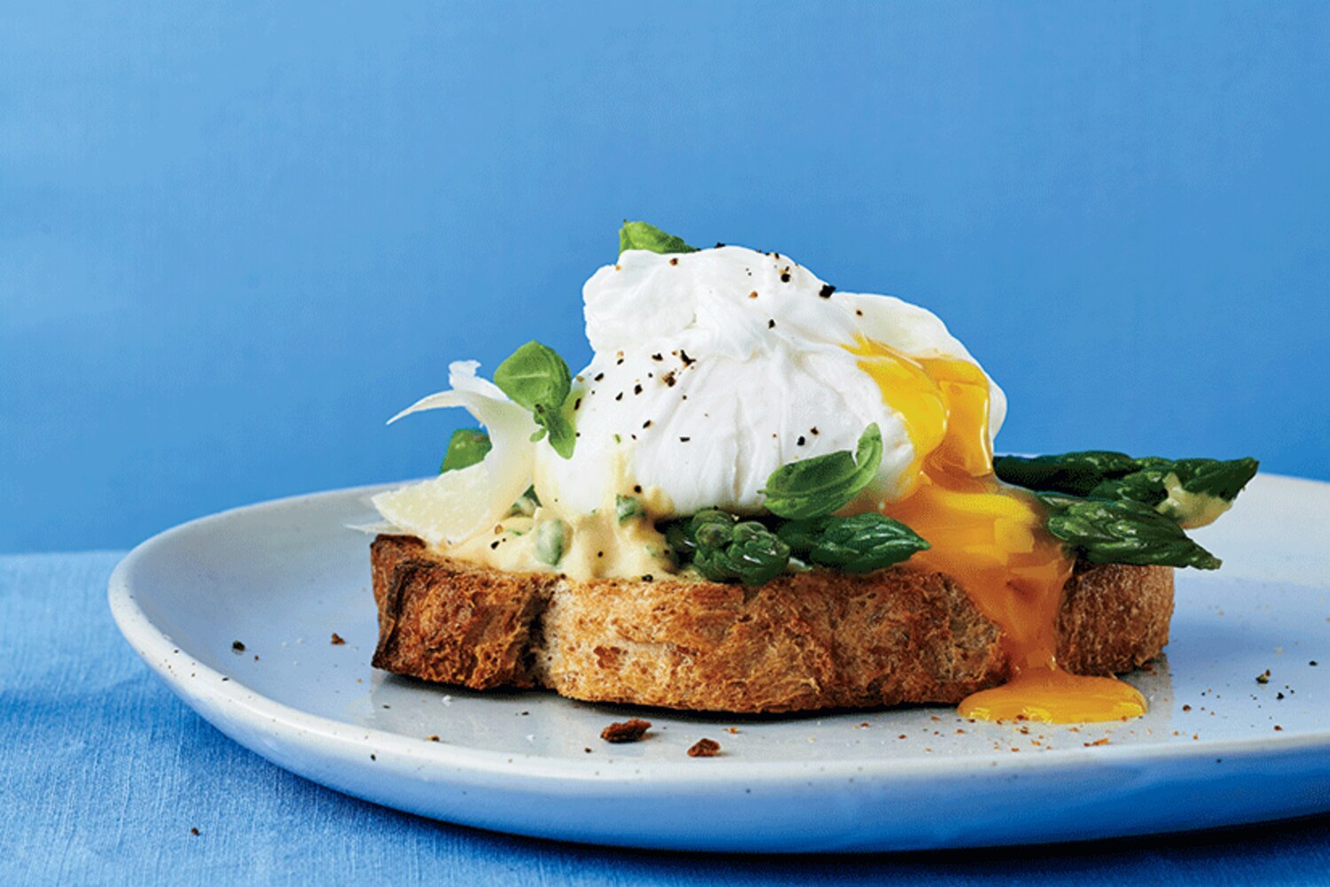 Poached Eggs With Asparagus and Herbed Mustard | Canadian Living