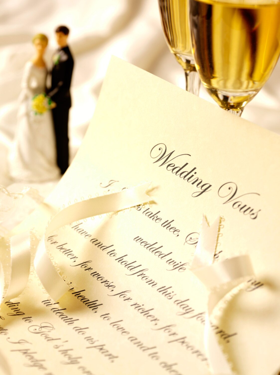 8 tips for writing your own wedding vows | Canadian Living