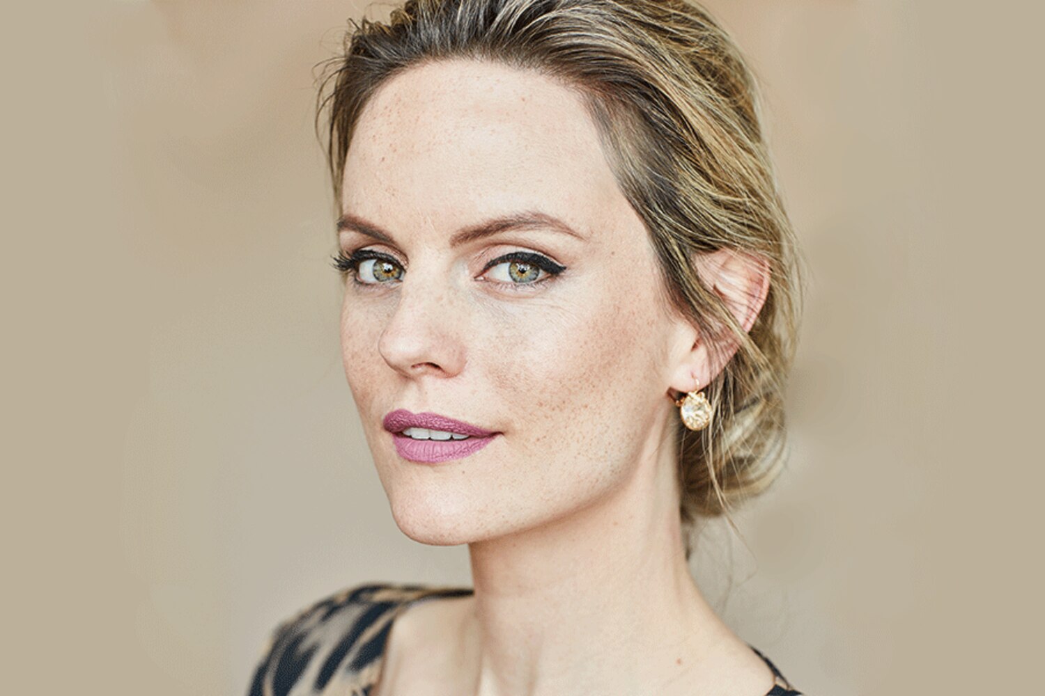 How to do a simple cat eye | Canadian Living