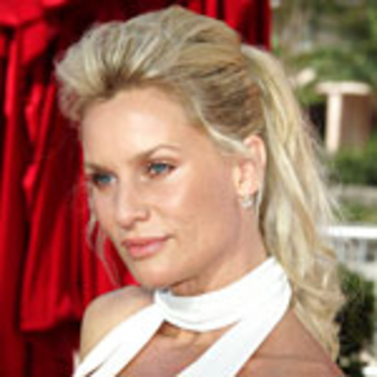 5 steps to a fab faux-hawk ponytail | Canadian Living