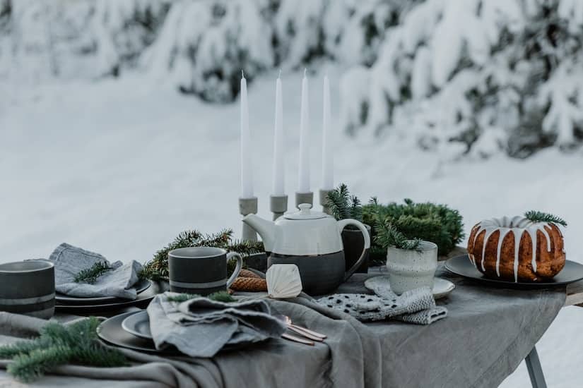 10 Easy Winter Tablescape Ideas For Your Next Dinner Party | Style at Home