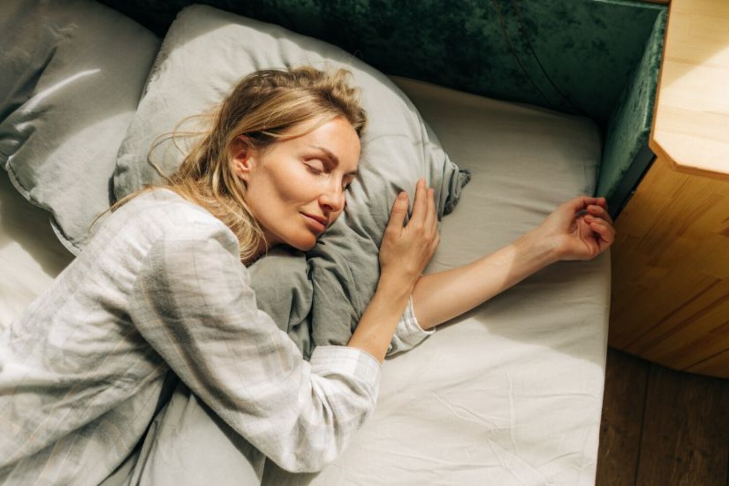 Too Stressed To Sleep? Here's How To Lower Cortisol Levels At Night ...