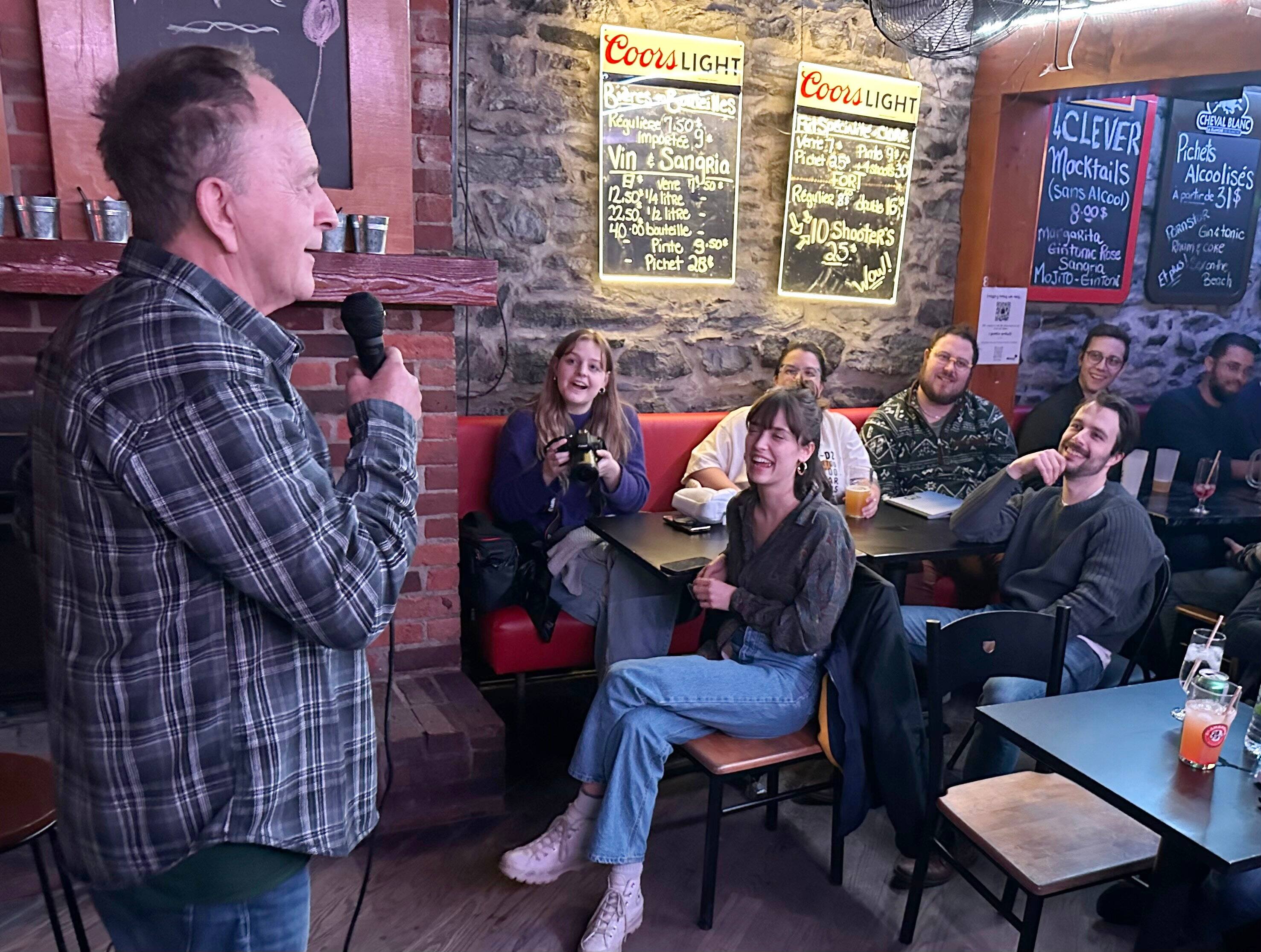 Humoriste de la relève... à 75 ans | Le Journal de Québec