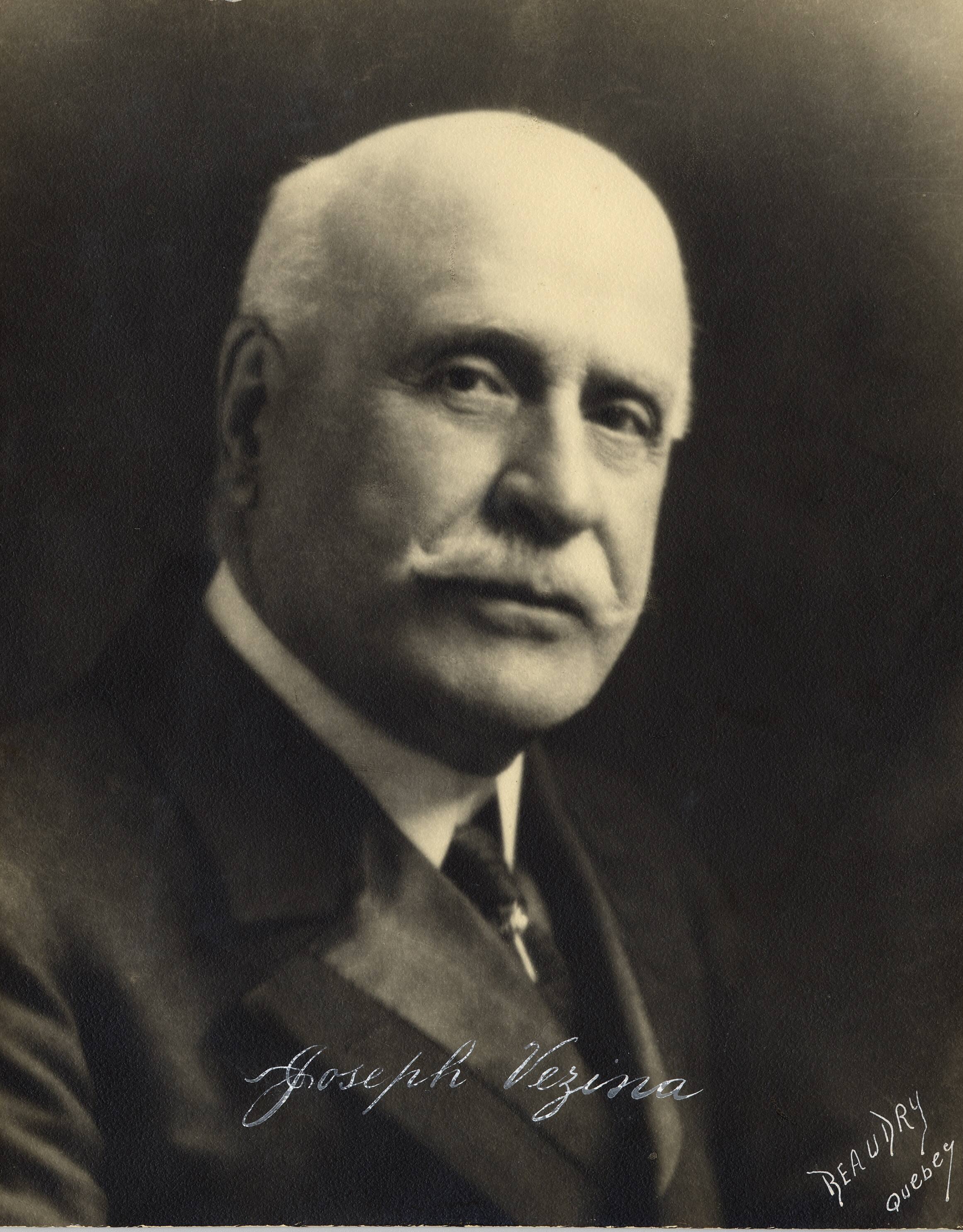 [PHOTOS] 9 choses à savoir sur la vie et la carrière musicale de Joseph ...