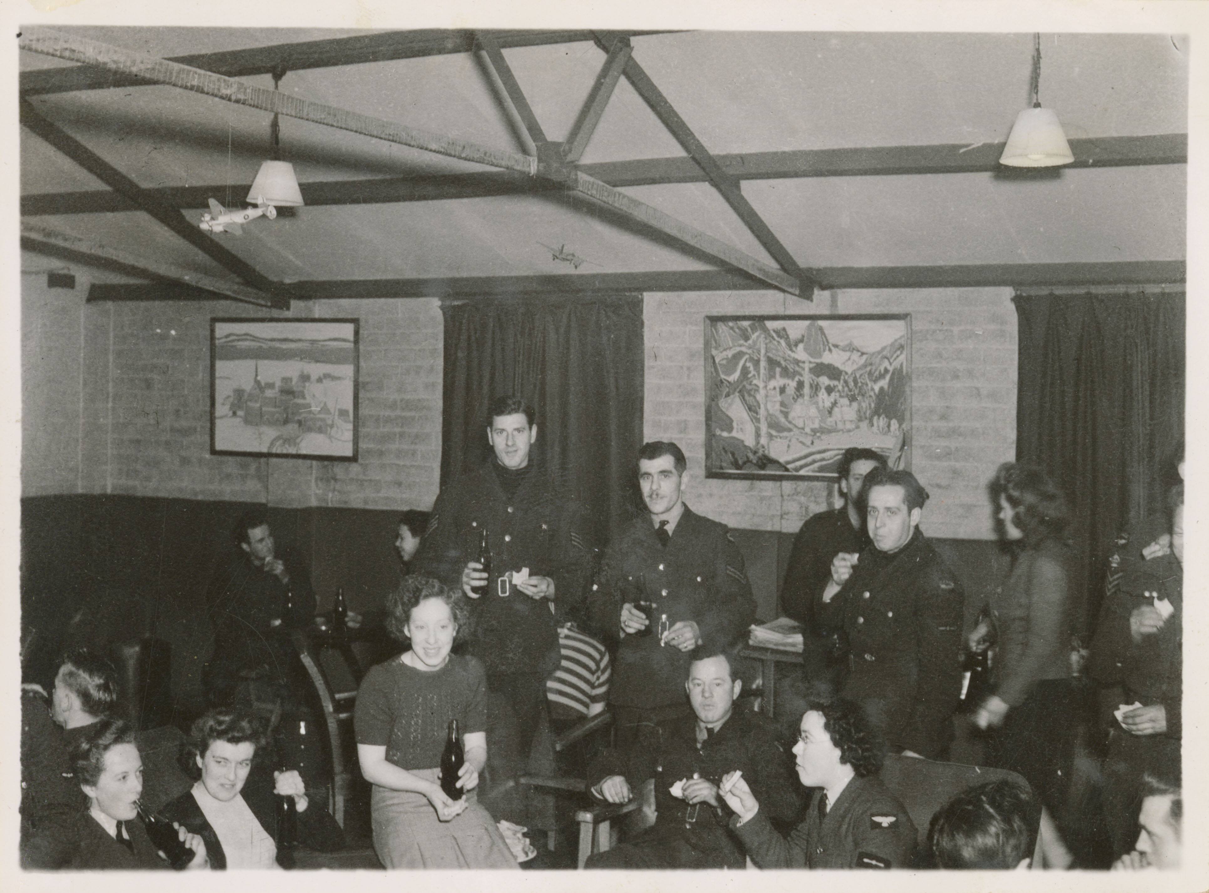 L’Alouette 425: 18 photos d’archives des coulisses de l’escadron durant ...