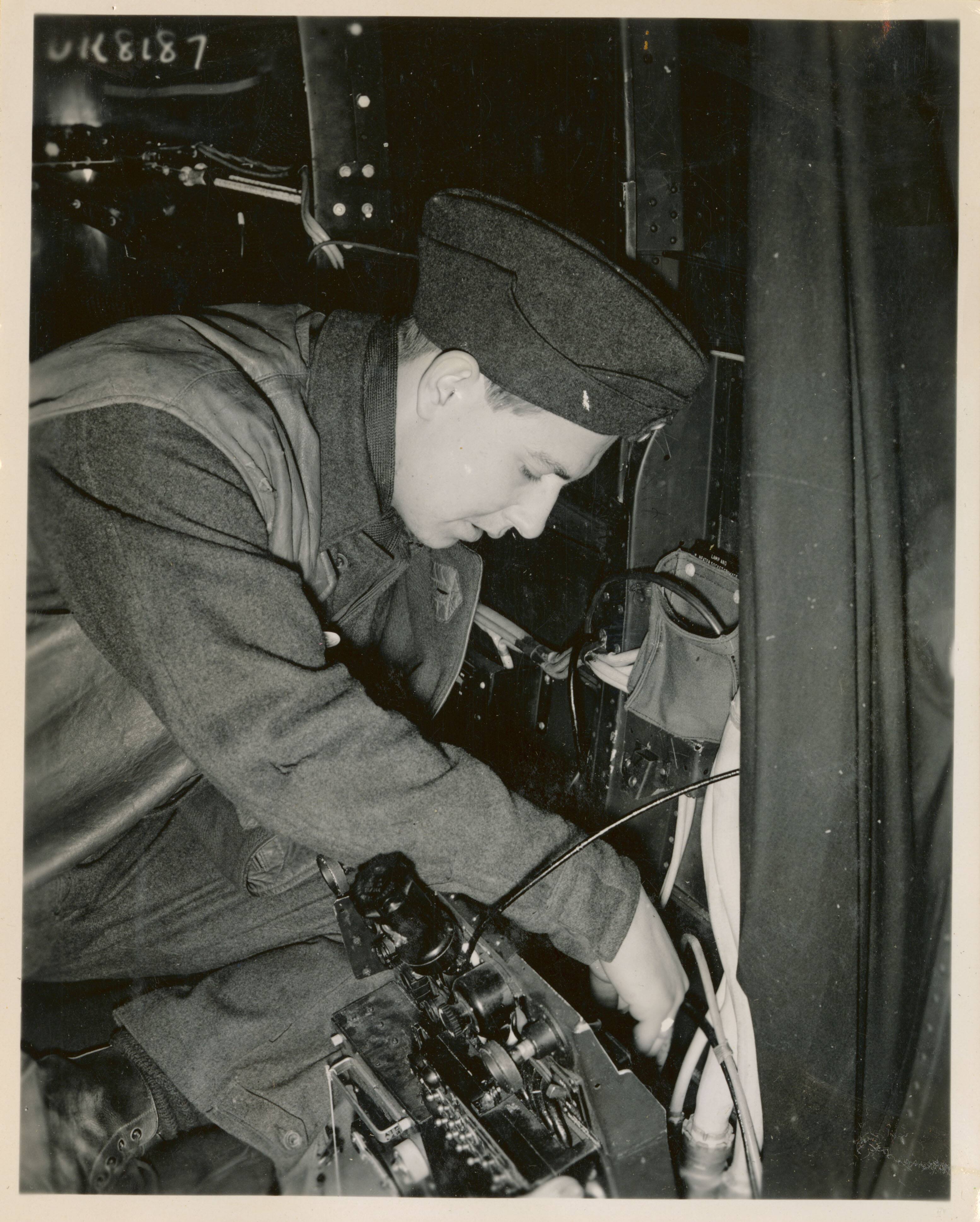 L’Alouette 425: 18 photos d’archives des coulisses de l’escadron durant ...