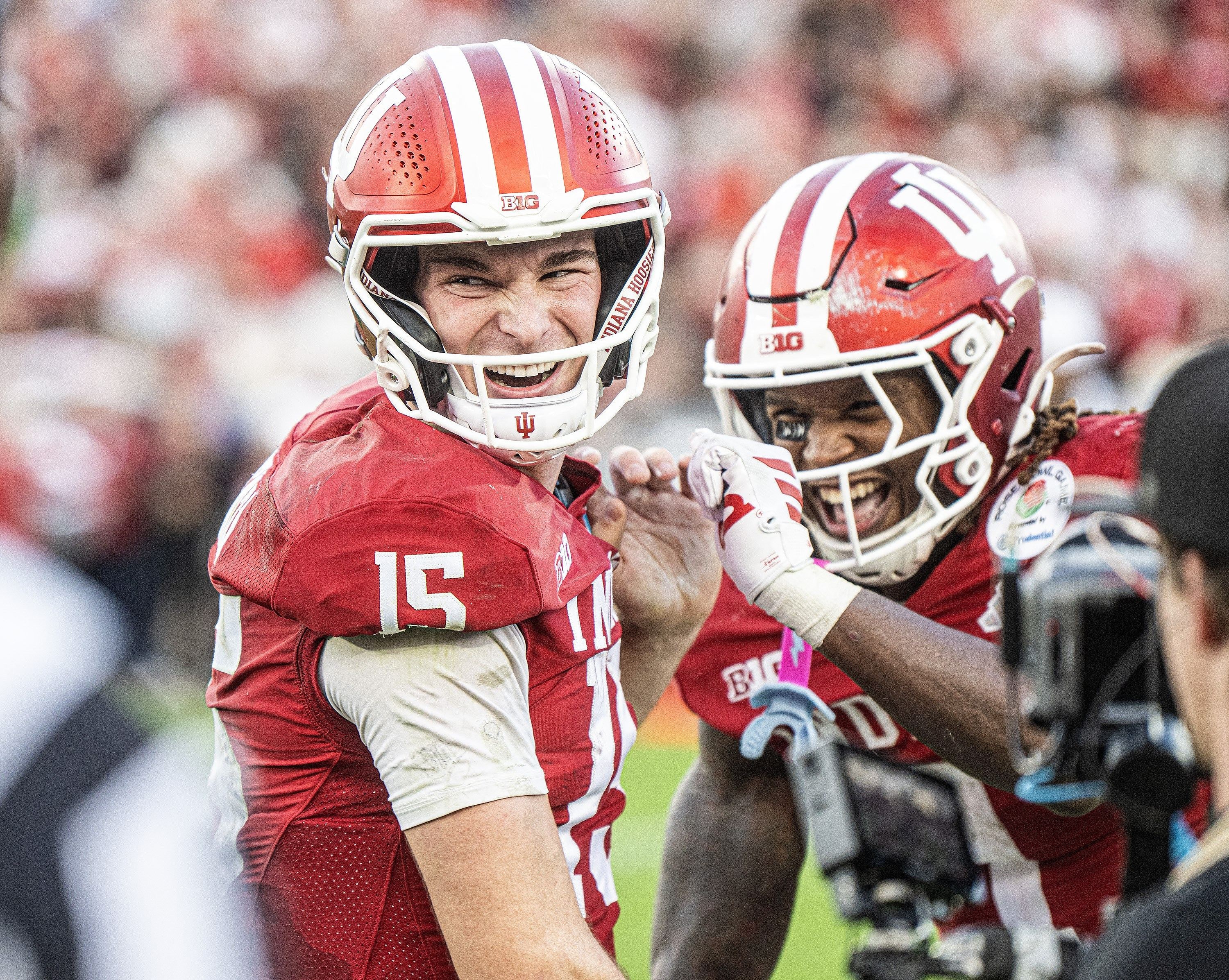 Football de la NCAA: gros vent de changement dans le carré d’as - TVA ...