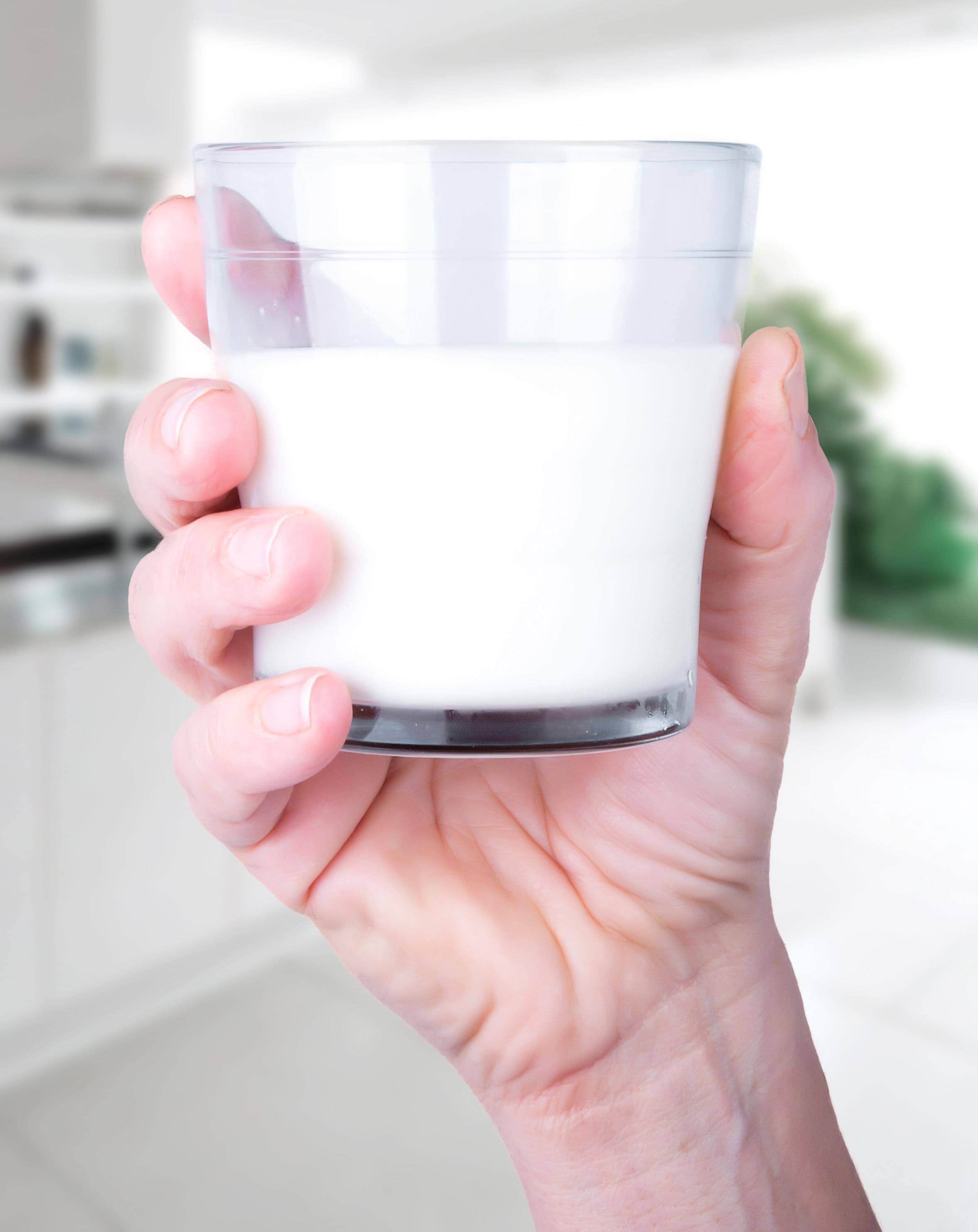 Voici les meilleurs types de lait pour la santé, selon une ...