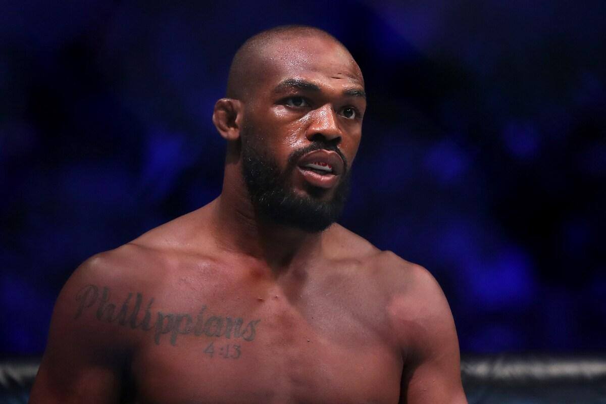 Un champion de l'UFC confronte deux vandales - TVA Sports
