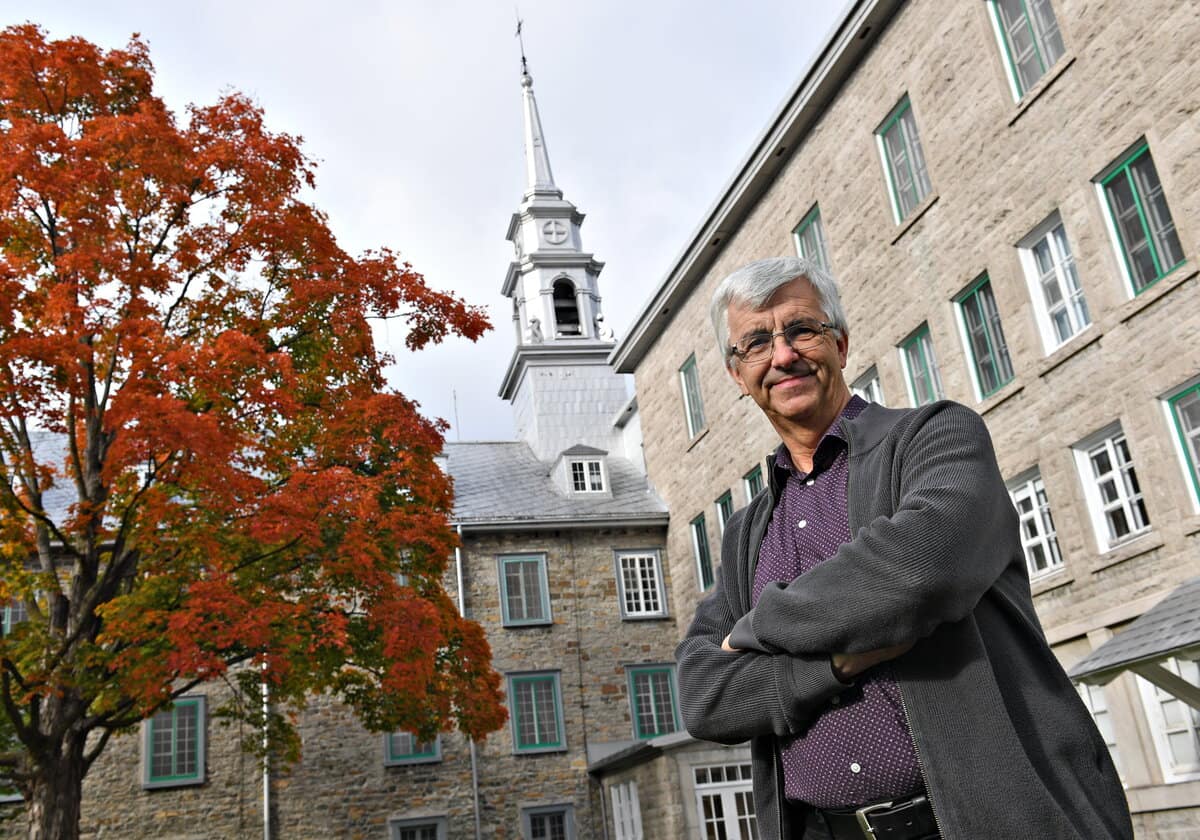 Denis Robitaille raconte l'histoire méconnue des 400 ans de l’Hôpital ...