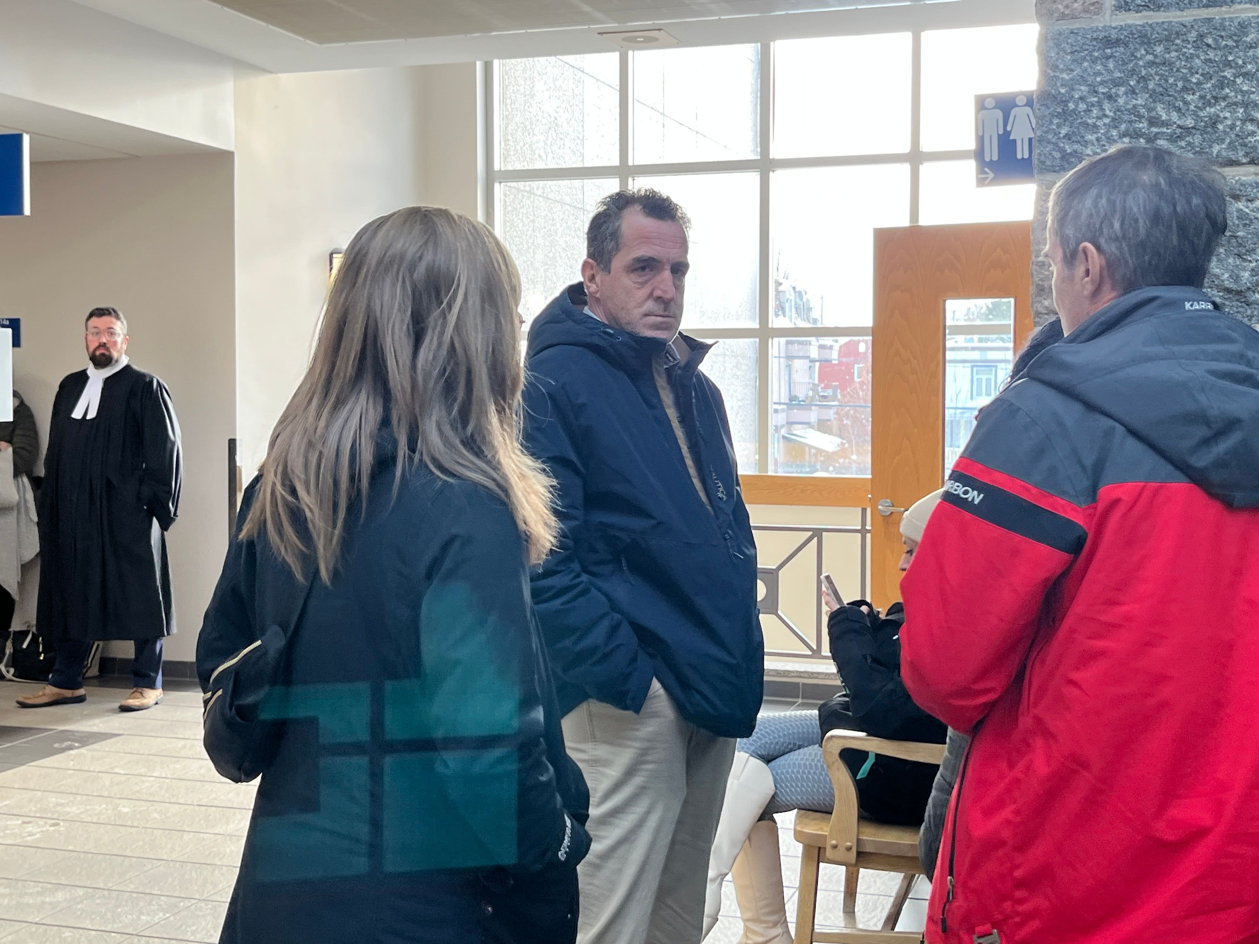 Stratagème tordu de faux rôdeur: 21 mois de prison pour un ex-champion ...