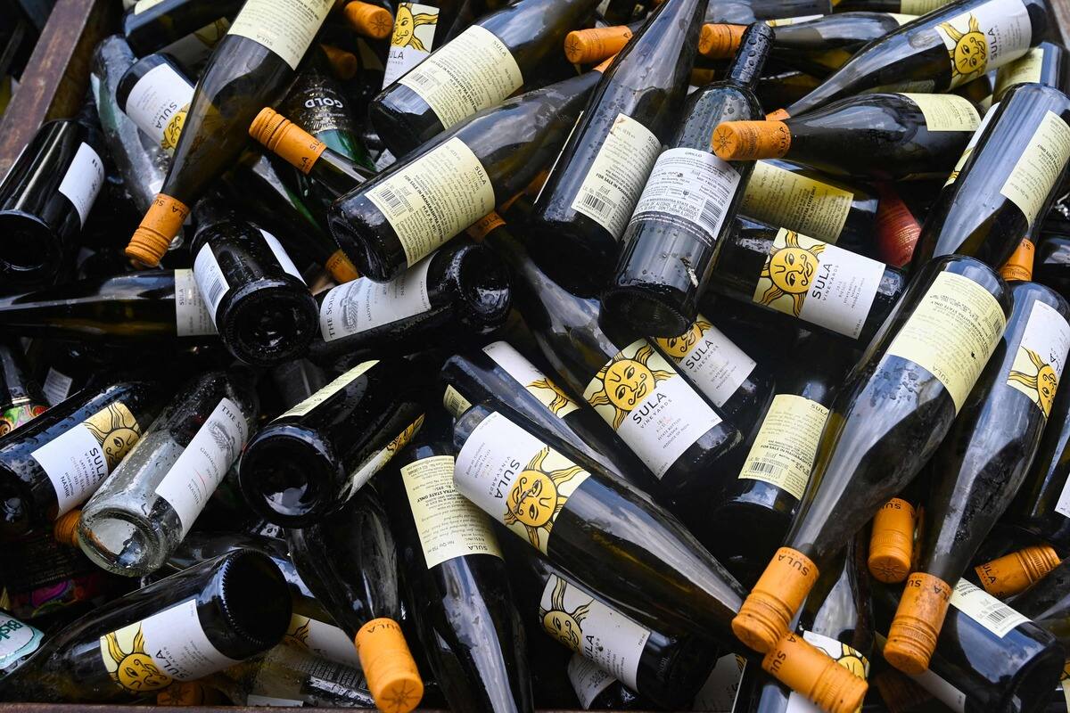 Inde: au moins 27 personnes meurent après avoir bu de l'alcool frelaté ...