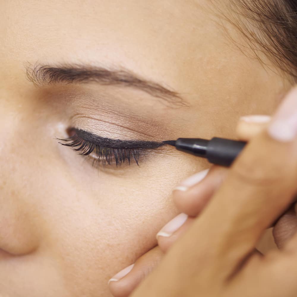 La solution pour ne plus jamais rater son eyeliner | Coup de pouce