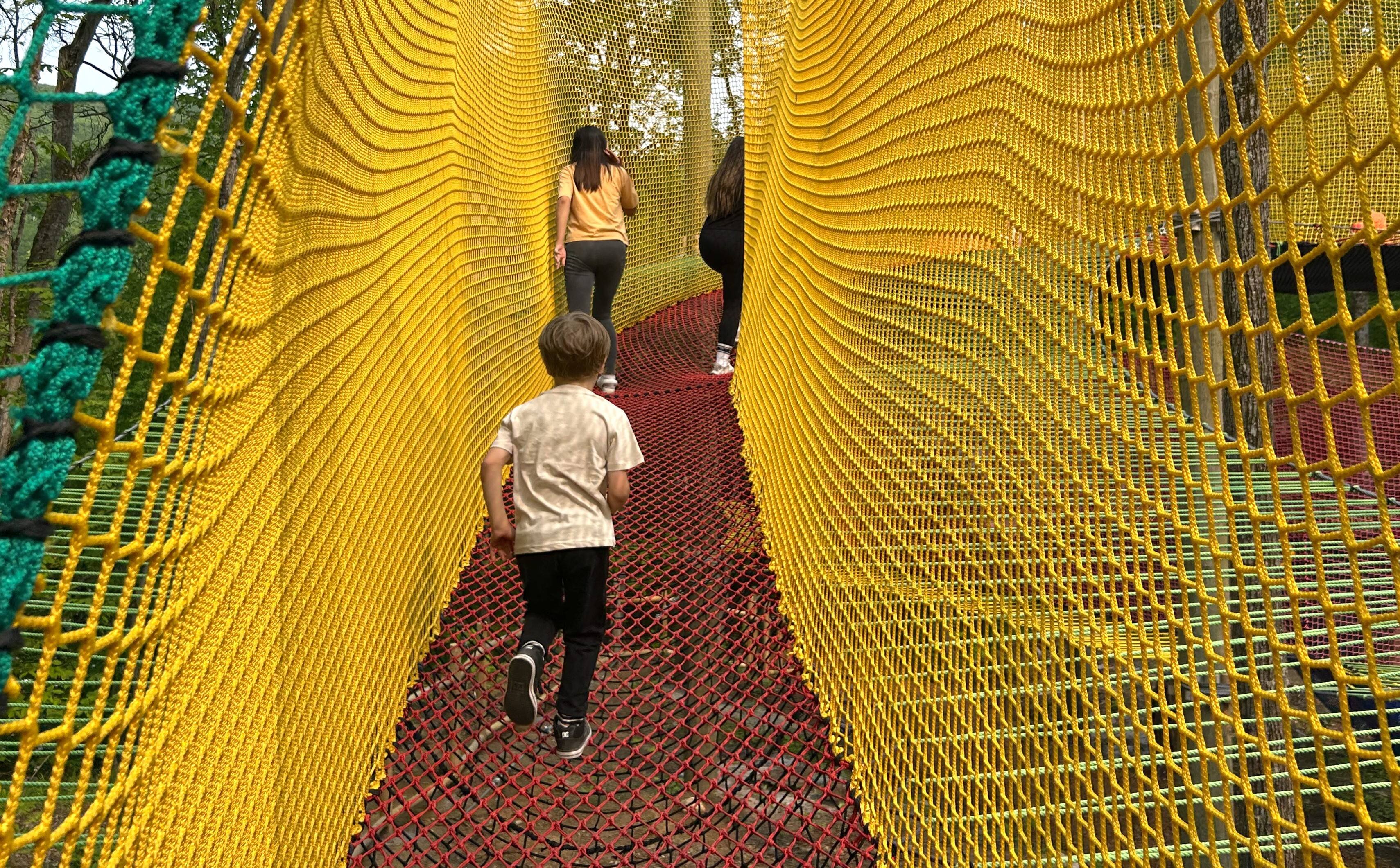 [À VOIR] Des trampolines géants en forêt au upla Laflèche en Outaouais ...
