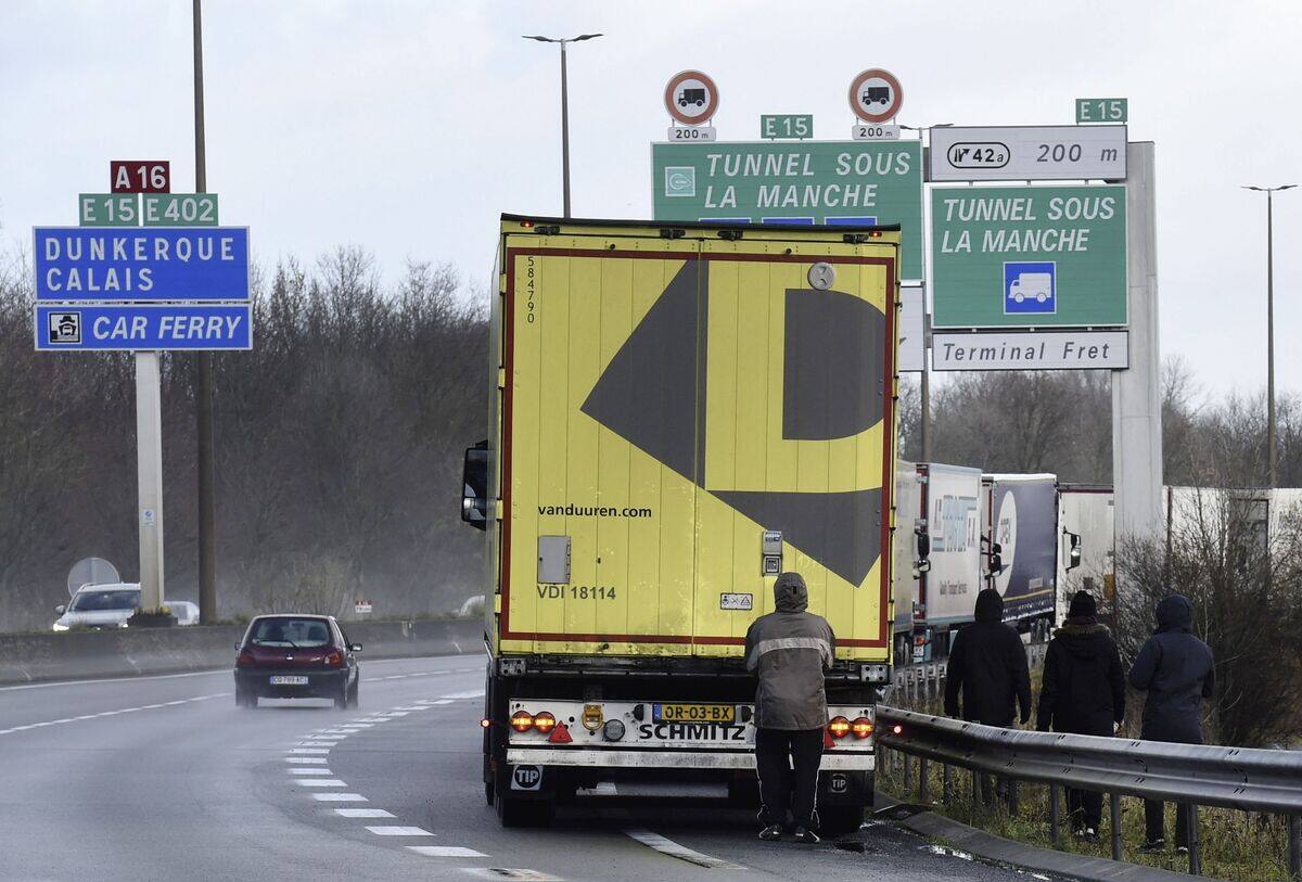 Camion charnier en Angleterre: un procès ordonné à Paris pour 19 ...