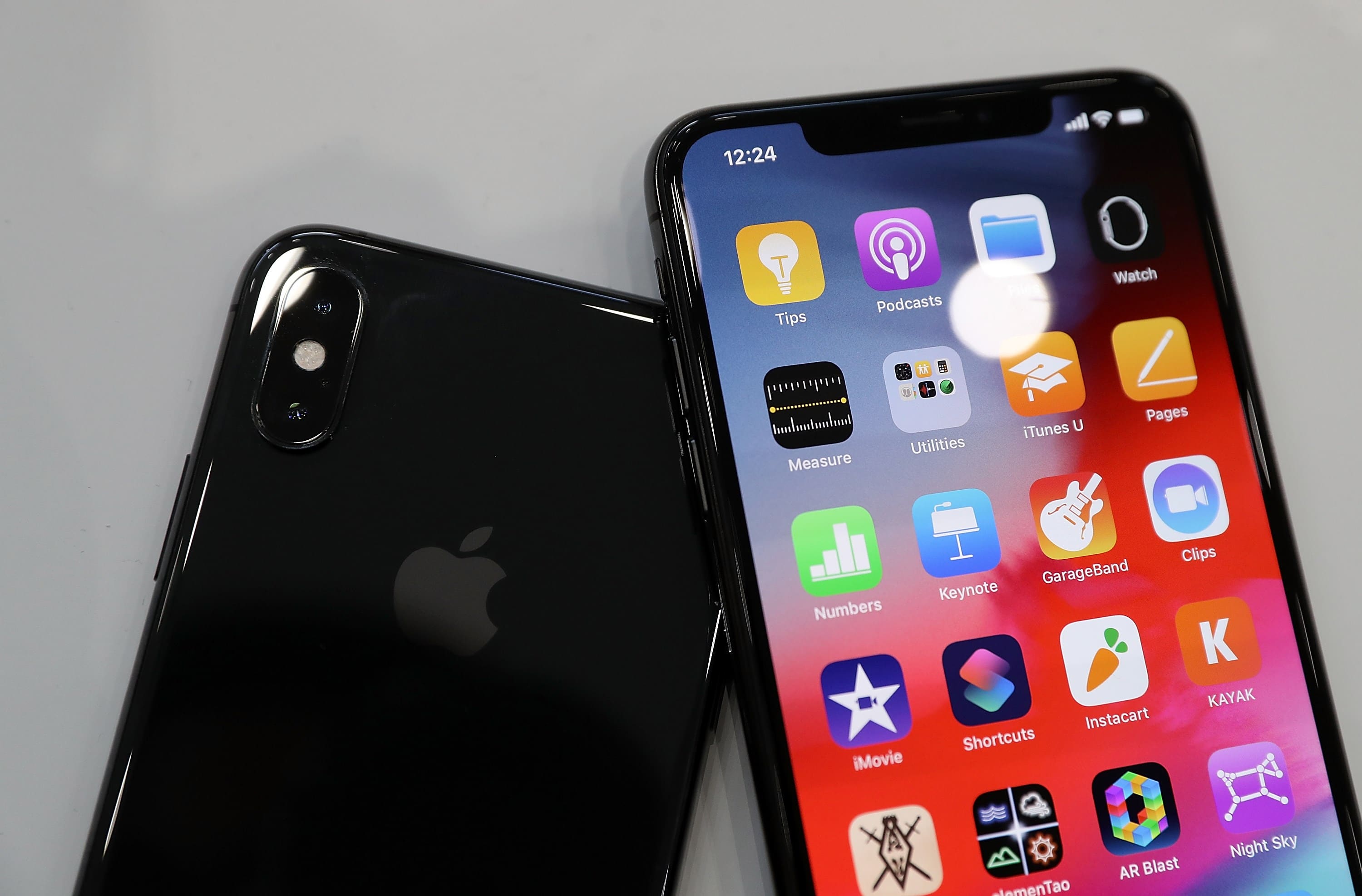 Apple retire de son App Store la messagerie Max, promue par les ...