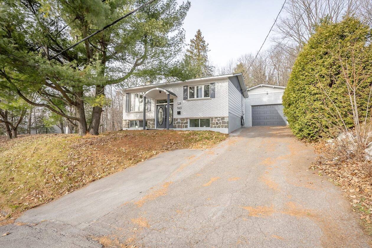 Elles coûtent moins de 500 000 $: Voici 5 maisons abordables à vendre ...