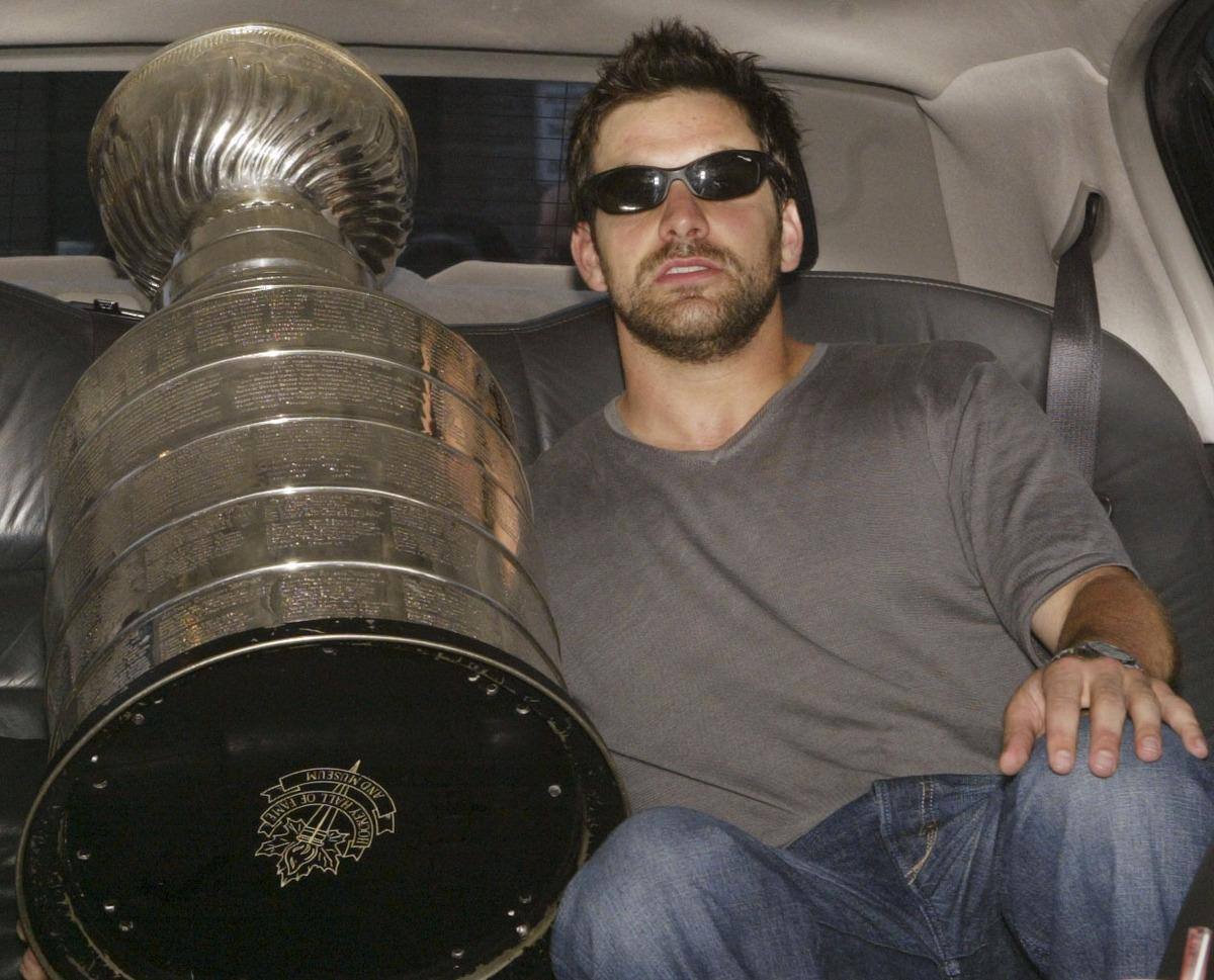 Un incendie, une main cassée et la coupe Stanley | JDM