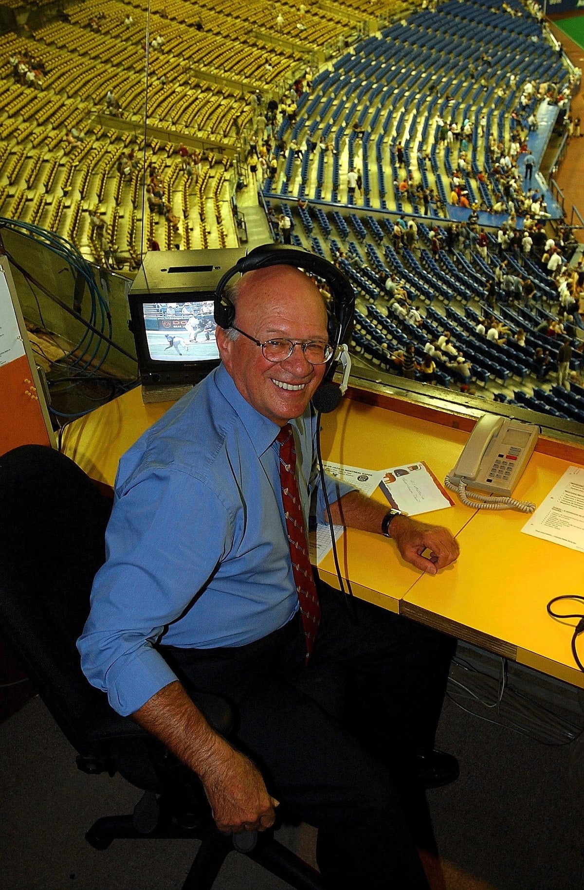 Hommage à Jacques Doucet qui reprend son micro | TVA Nouvelles