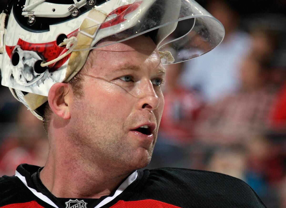Brodeur révèle les ravages du hockey sur son corps | TVA Nouvelles
