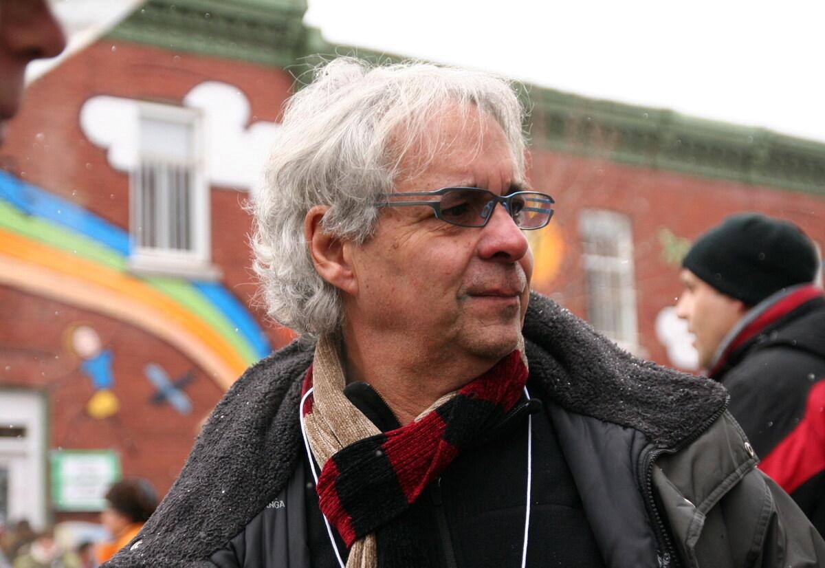 La Fondation Dr Julien attaquée par un complotiste en vue | JDM