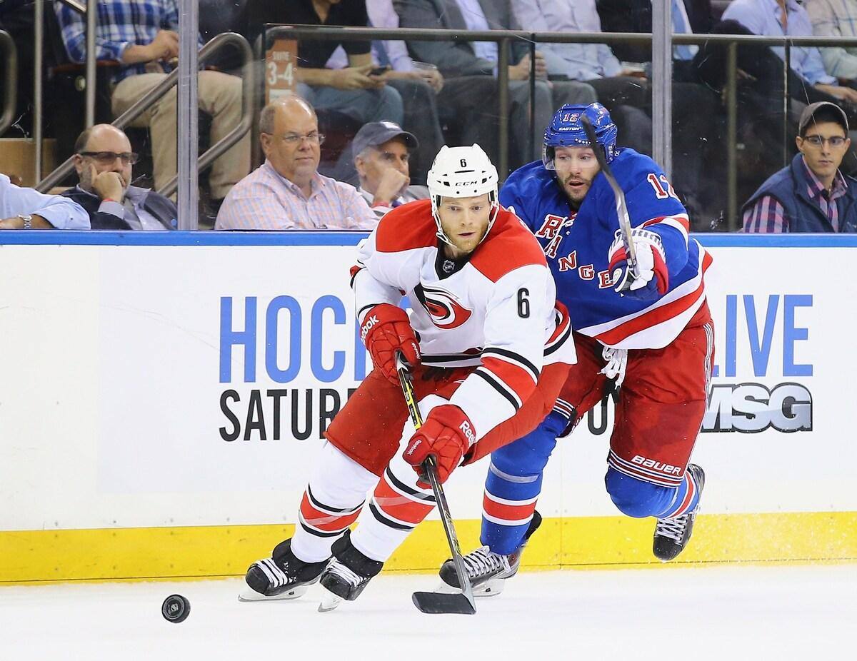 Hurricanes: une promotion pour Tim Gleason - TVA Sports