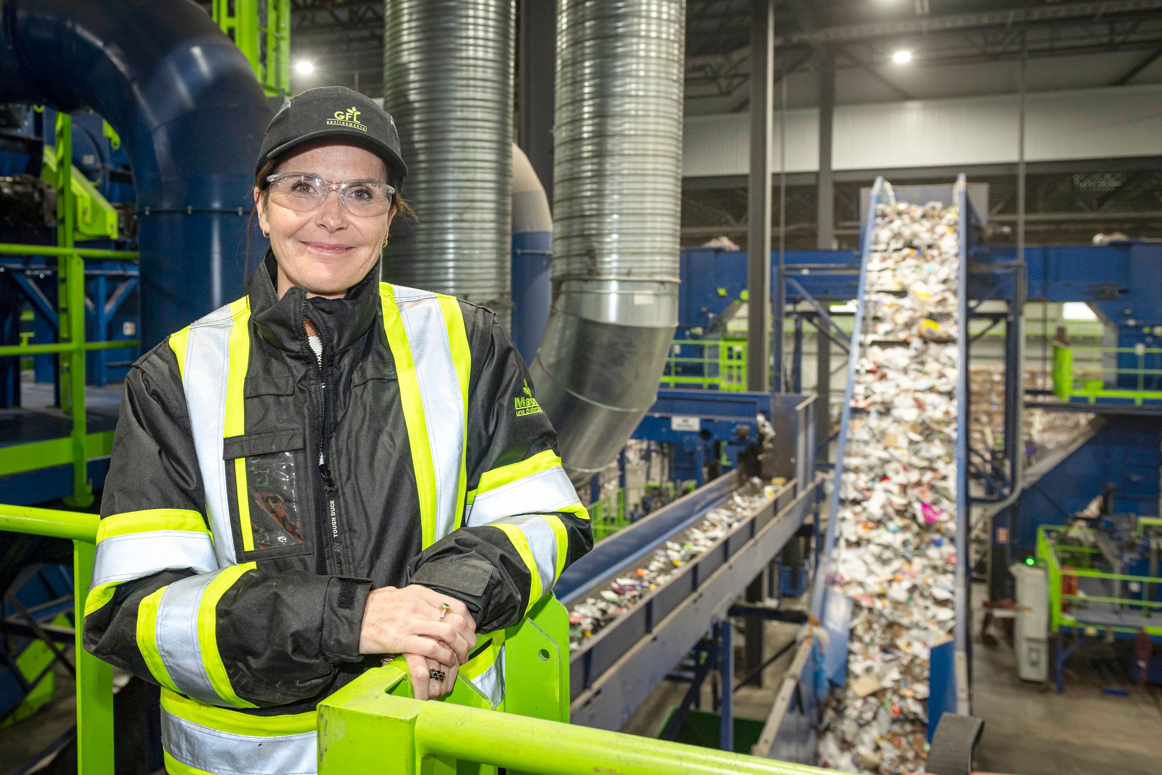 [PHOTOS] Réforme du recyclage: incursion dans l’usine la plus high-tech ...
