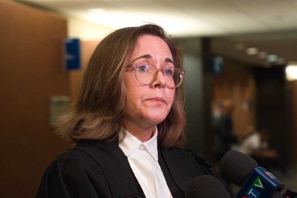 Crimes sexuels: 21 chefs d'accusation portés contre le milliardaire ...