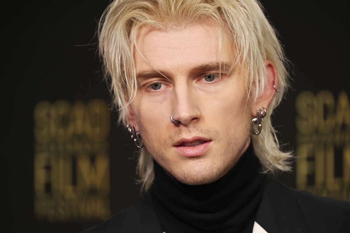 Tyson Ritter affirme que Machine Gun Kelly a pété les plombs après qu ...