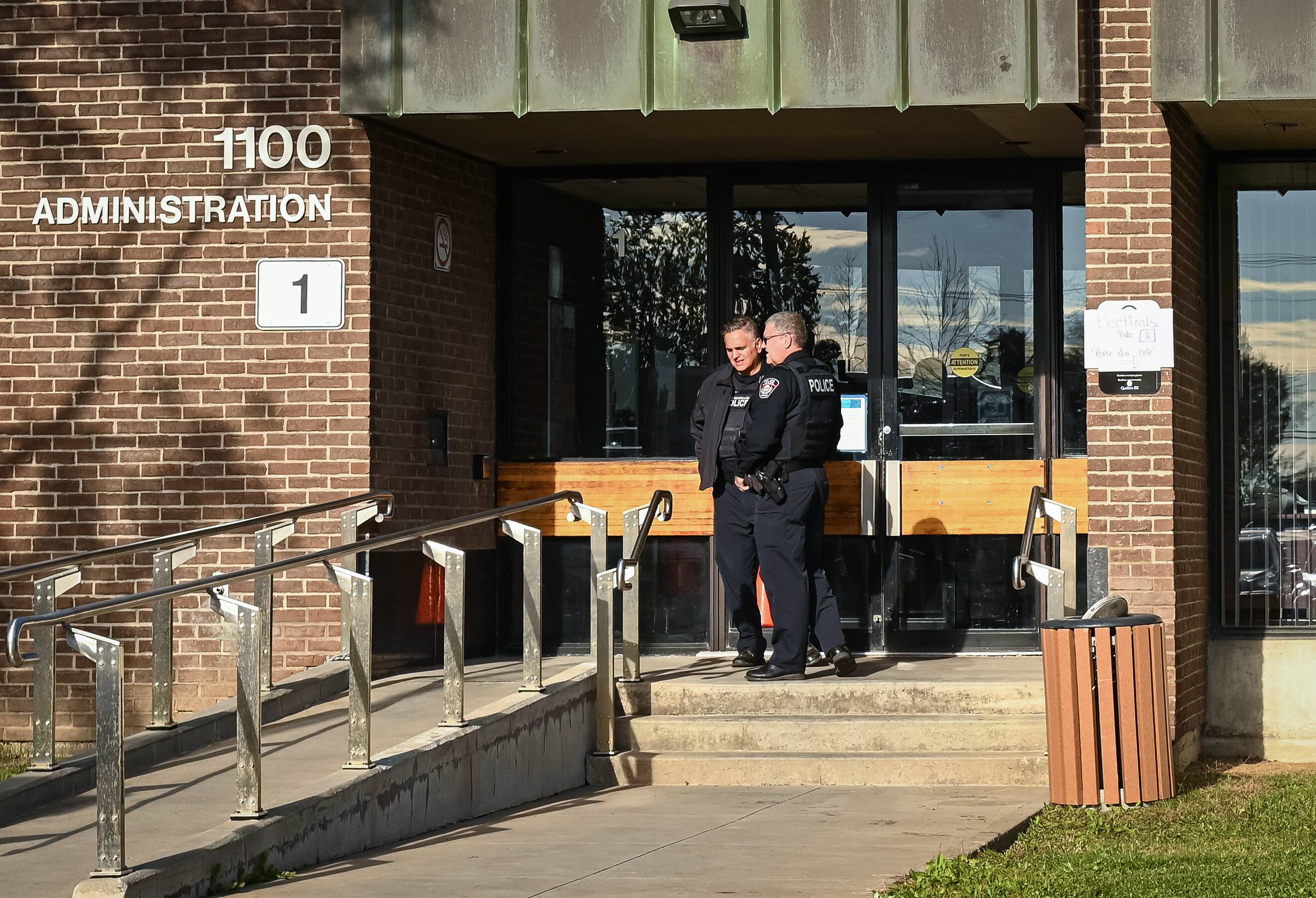 Des professeurs de l’école de la Magdeleine refusent d’entrer au ...