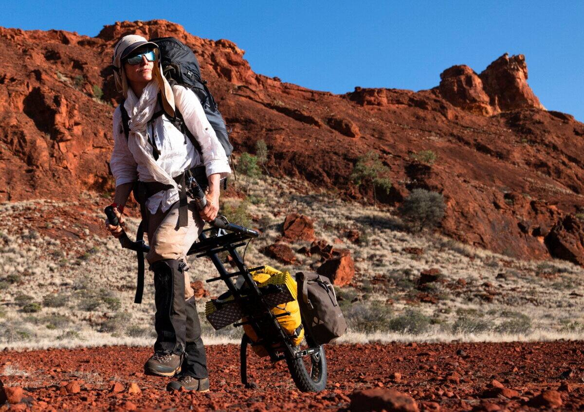 L’aventurière suisse Sarah Marquis raconte son expédition dans les déserts de l’Australie et le ...